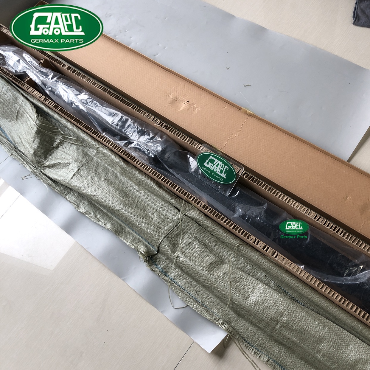 Propeller Shaft LR007804 LR021553 LR023283 - Land Rover & Jaguar Parts ...