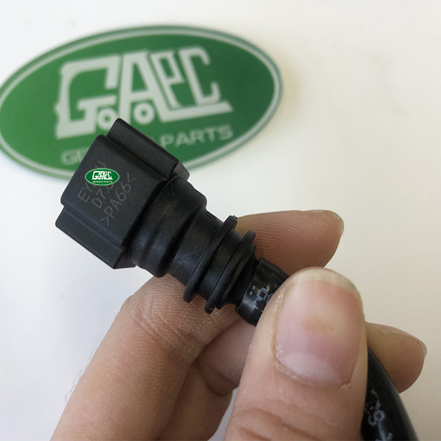 LR035632 Engine Degas Line Hose Range Rover - Land Rover & Jaguar Parts ...