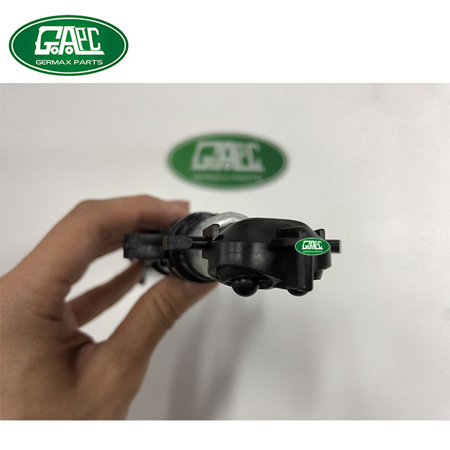 C2D21520 Right Headlamp Wash Pump Water Jet Jaguar XJ - Land Rover ...