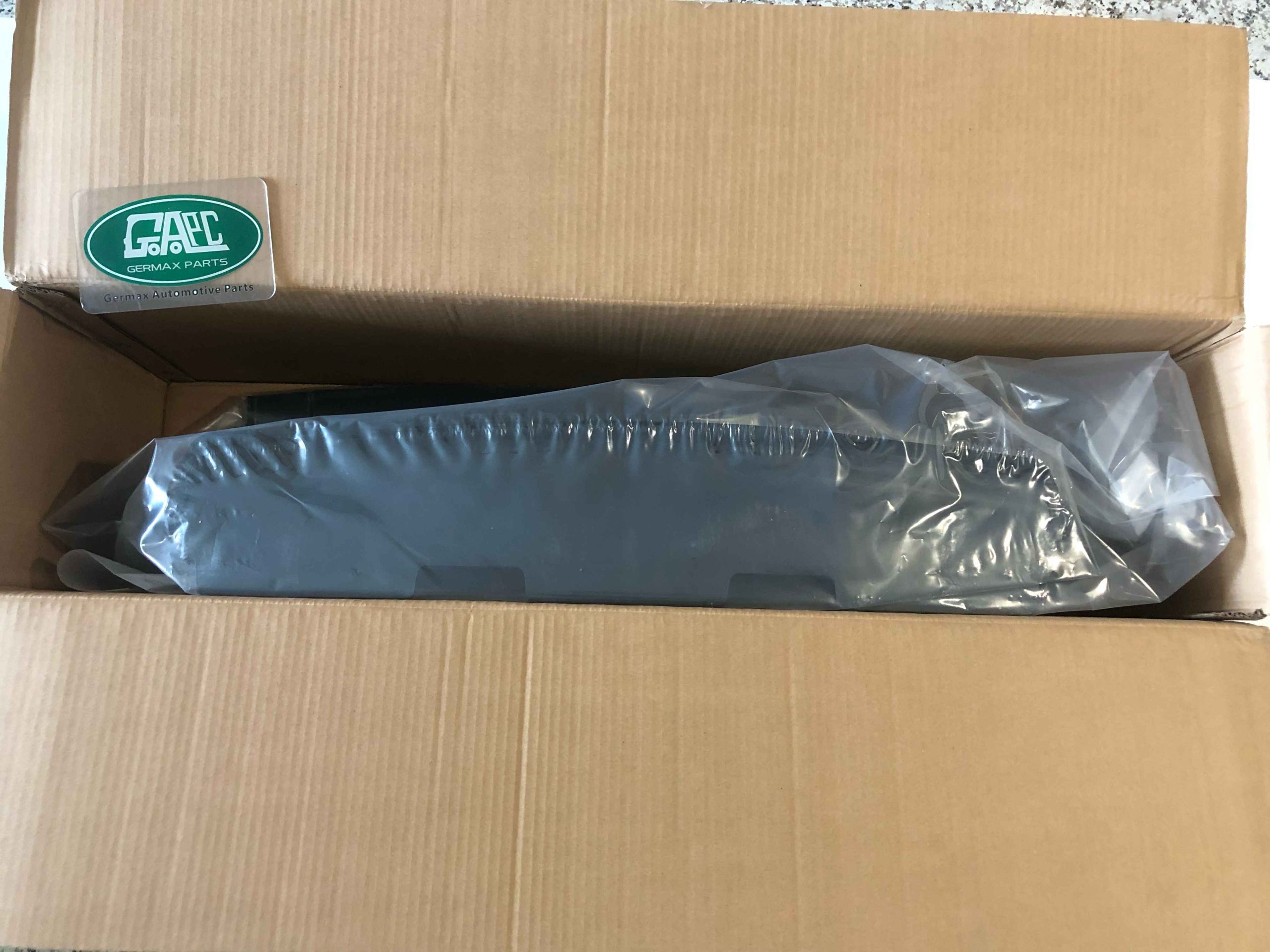 Radiator Support Air Deflector Lower LR098001 - Land Rover & Jaguar ...