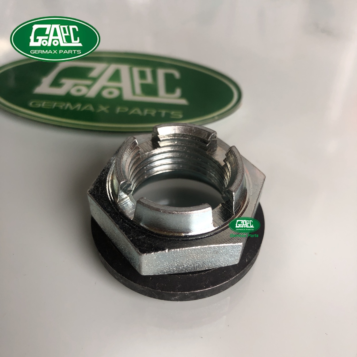 Drive Shaft Nut LR024151 Land Rover - Land Rover & Jaguar Parts ...