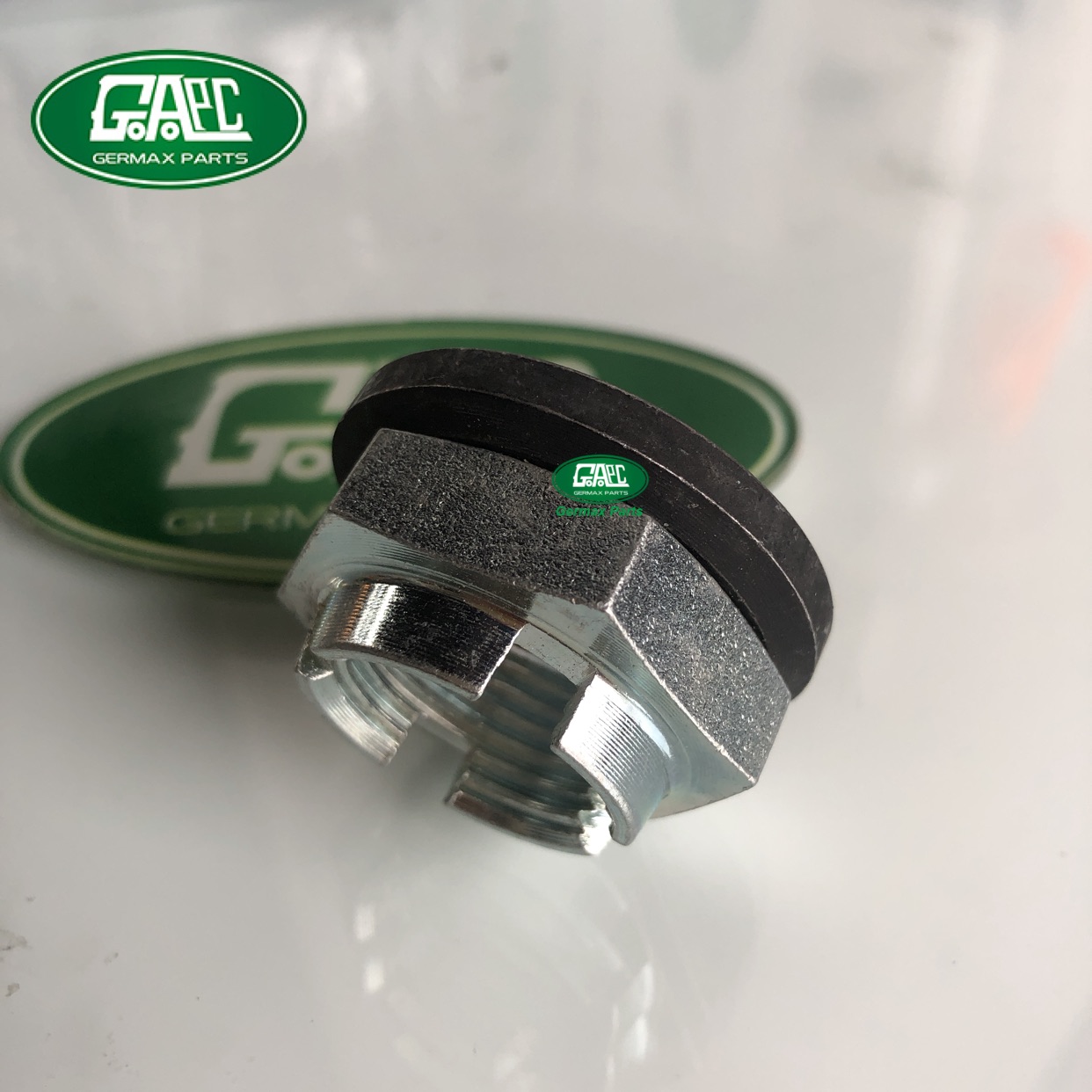 Drive Shaft Nut LR024151 Land Rover - Land Rover & Jaguar Parts ...