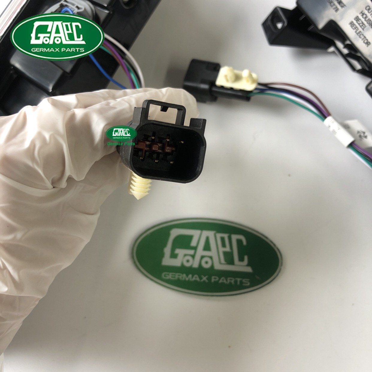 Rear Bumper Lamp LR152299 Left LR152295 Right - Land Rover & Jaguar ...