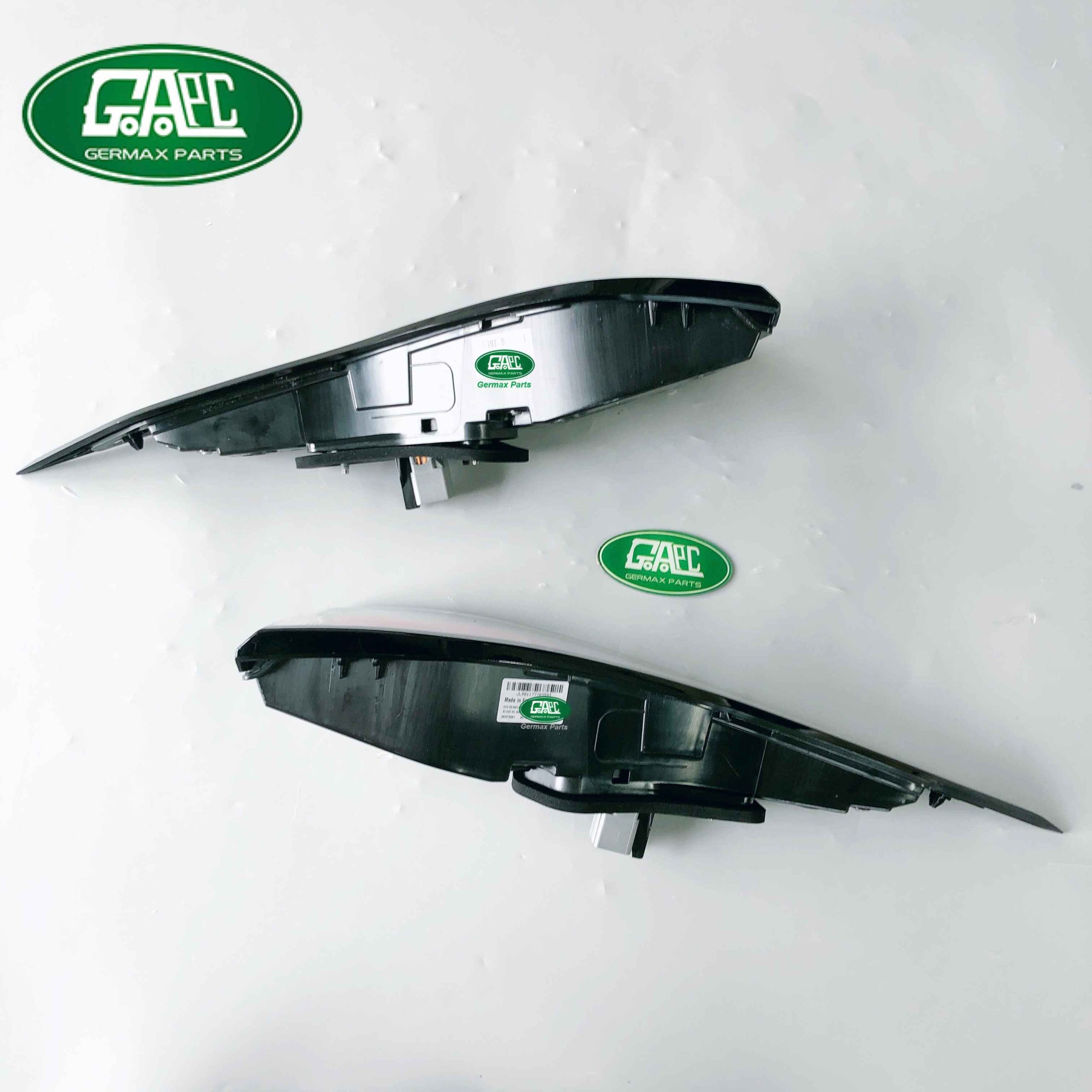 Outer Rear Lamp LR106847 Left LR106843 Right - Land Rover & Jaguar ...